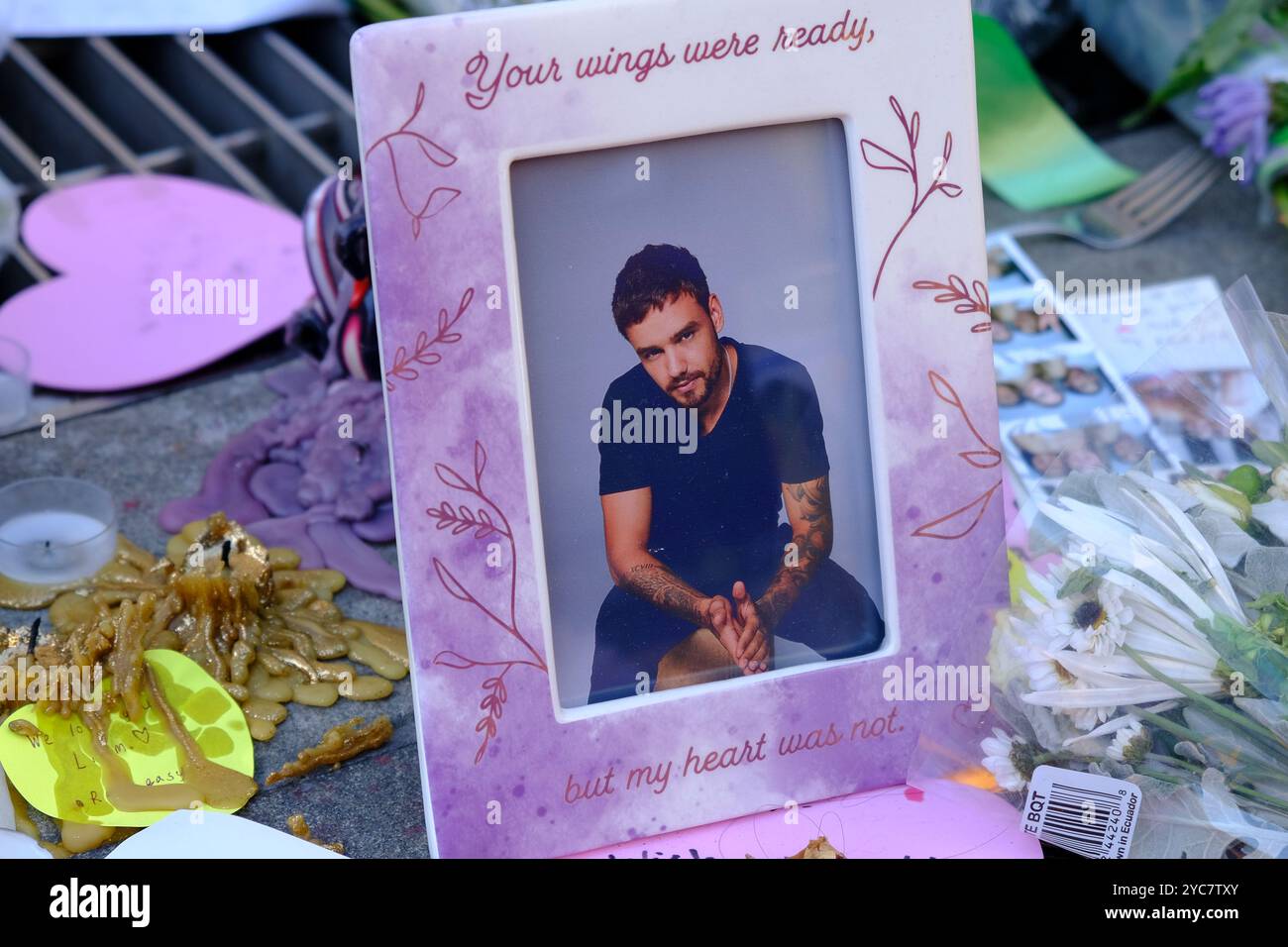 Liam payne memorial hi-res stock photography and images - Alamy