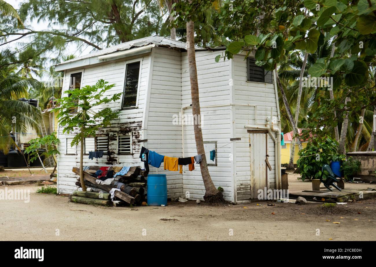 Buildings of a resort on Tobacco Caye, Belize Stock Photo - Alamy