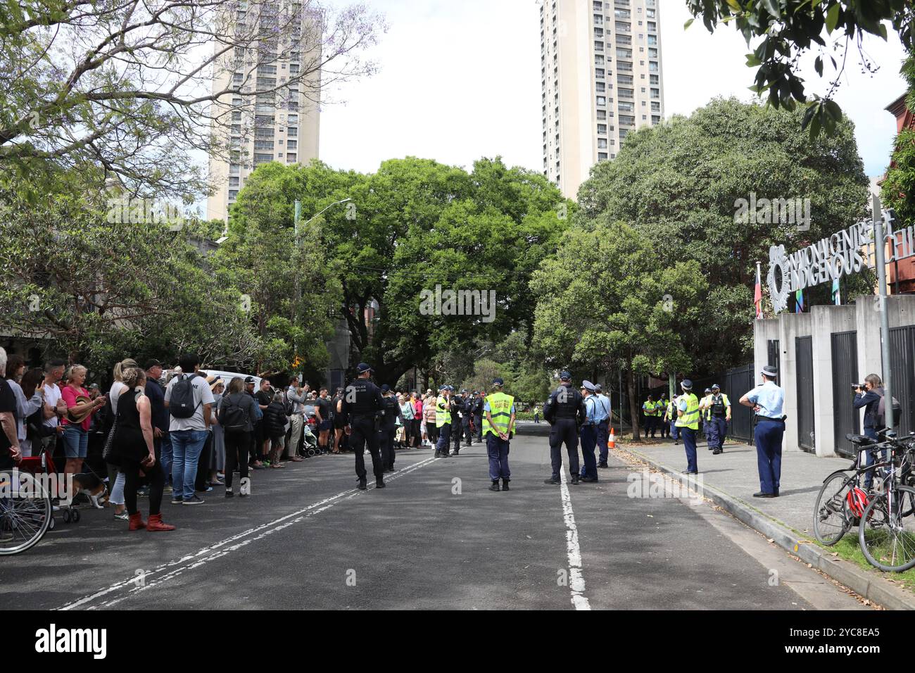 Sydney, Australia. 22nd October 2024. Crowds gather for King Charles ...