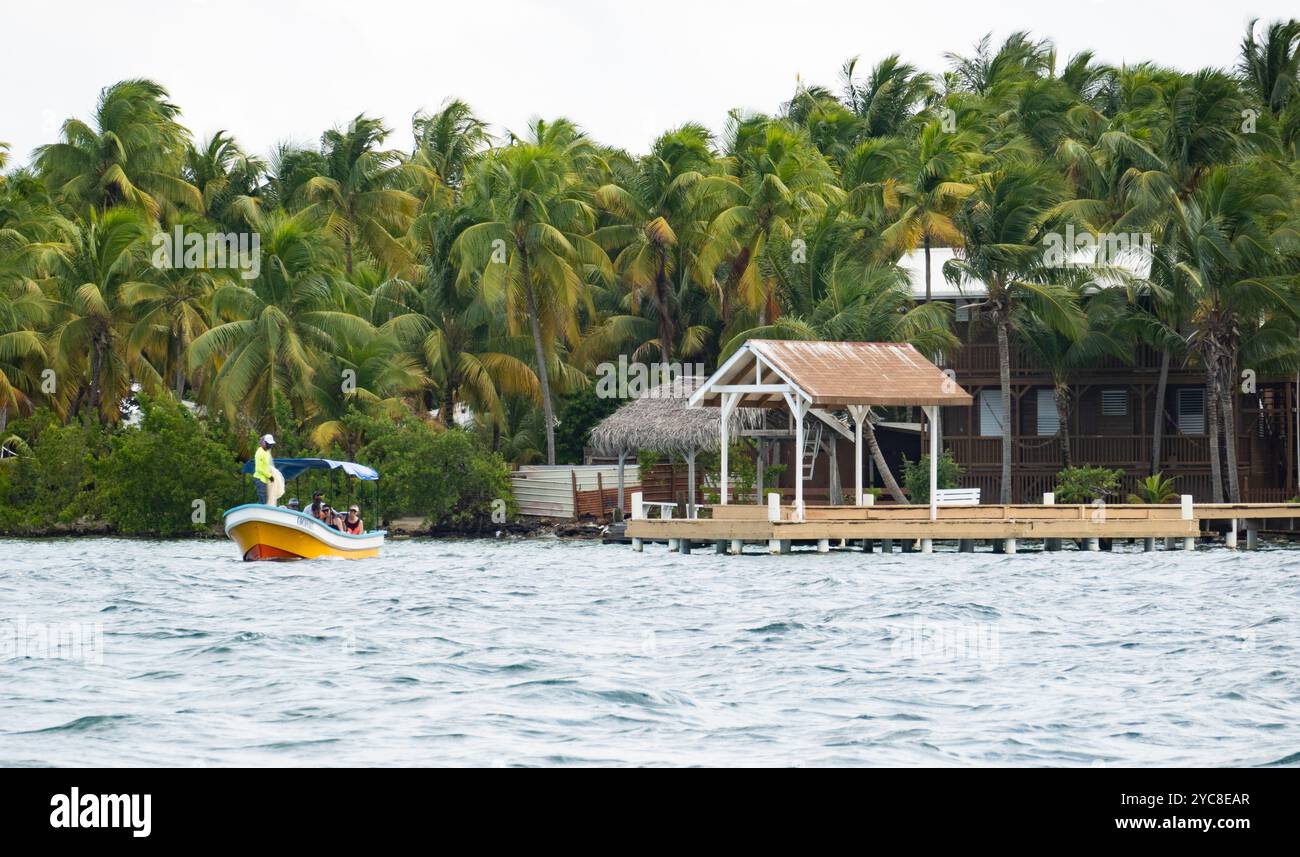 Tobacco caye, belize hi-res stock photography and images - Alamy