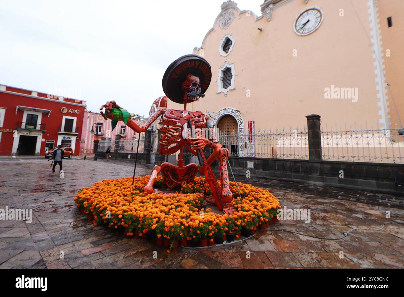 Atlixco, Mexico. 21st Oct, 2024. A cardboard monumental catrina is seen ...