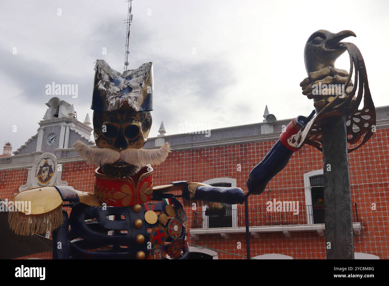 Atlixco, Pueblo, Mexico. 21st Oct, 2024. A cardboard monumental catrina ...