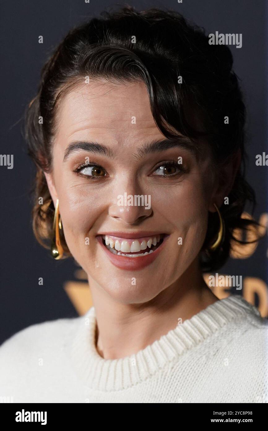 Zoey Deutch at arrivals for God s Love We Deliver 18th Annual Golden ...