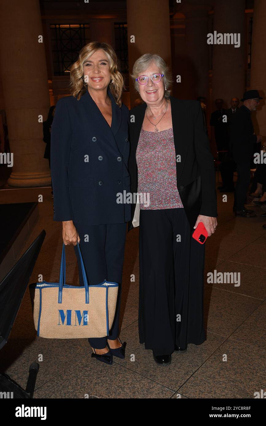Rome, Hall of the Temple of Hadrian Presentation of the Book ...