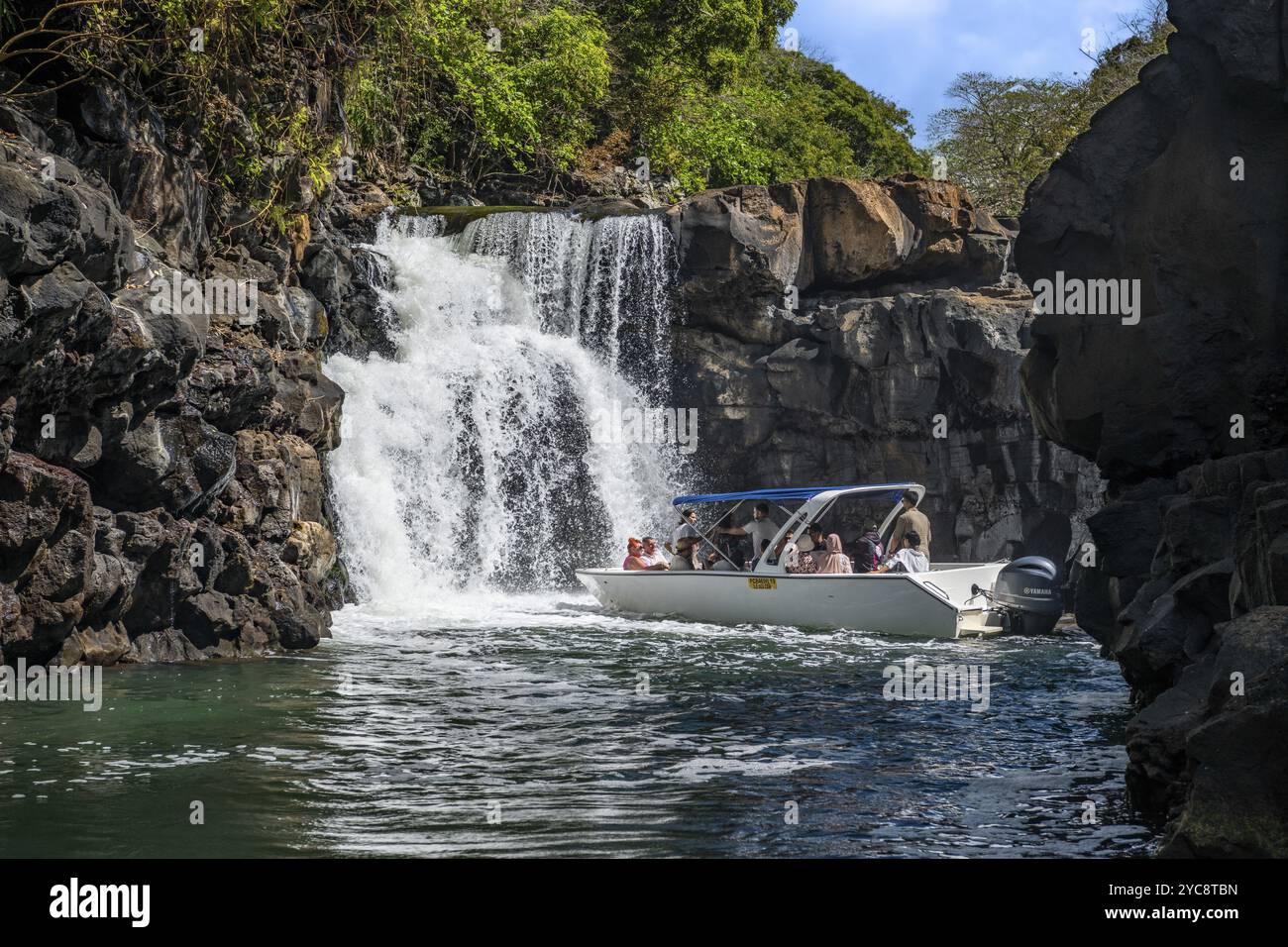 Boats, tourists, Grand River South East, GRSE, waterfall, Beau Champ ...