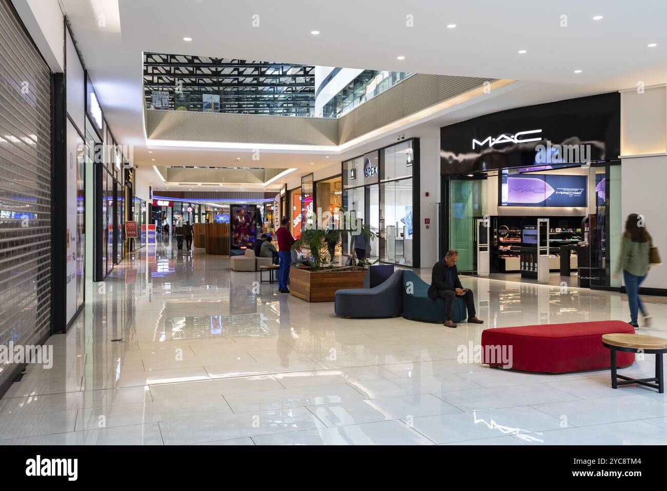 Tribeca Mall, shopping centre, huge, gigantic, modern, Indian Ocean ...