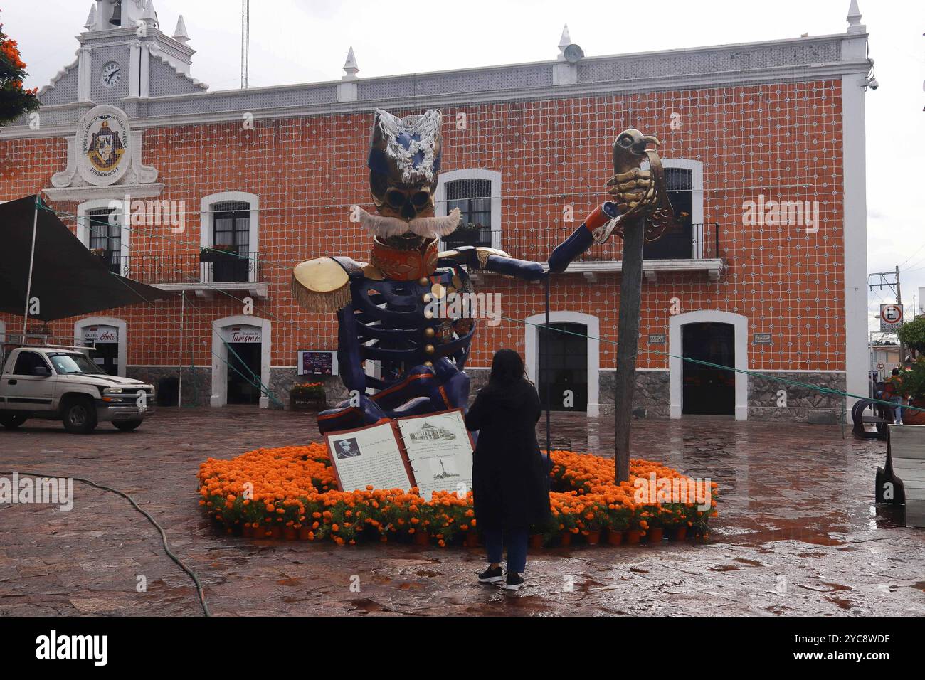 Atlixco Monumental Catrinas Exhibition A cardboard monumental catrina ...