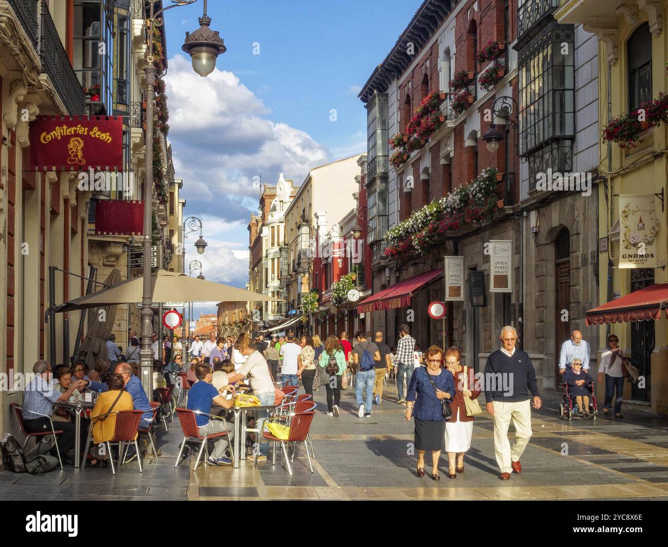 Visitor and locals hi-res stock photography and images - Alamy