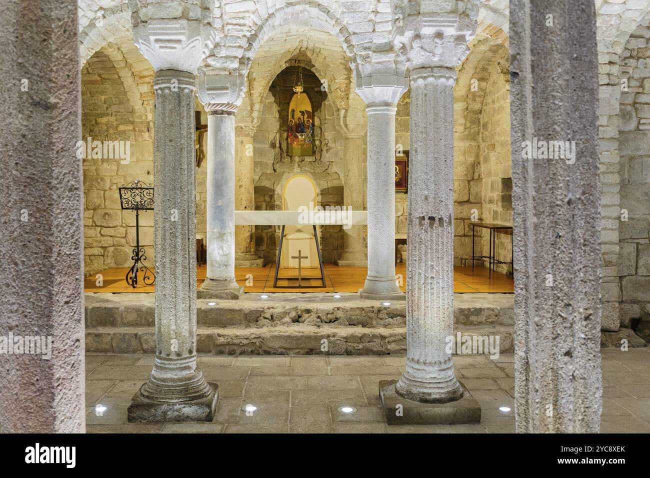 Altar in the old crypt Stock Photo - Alamy