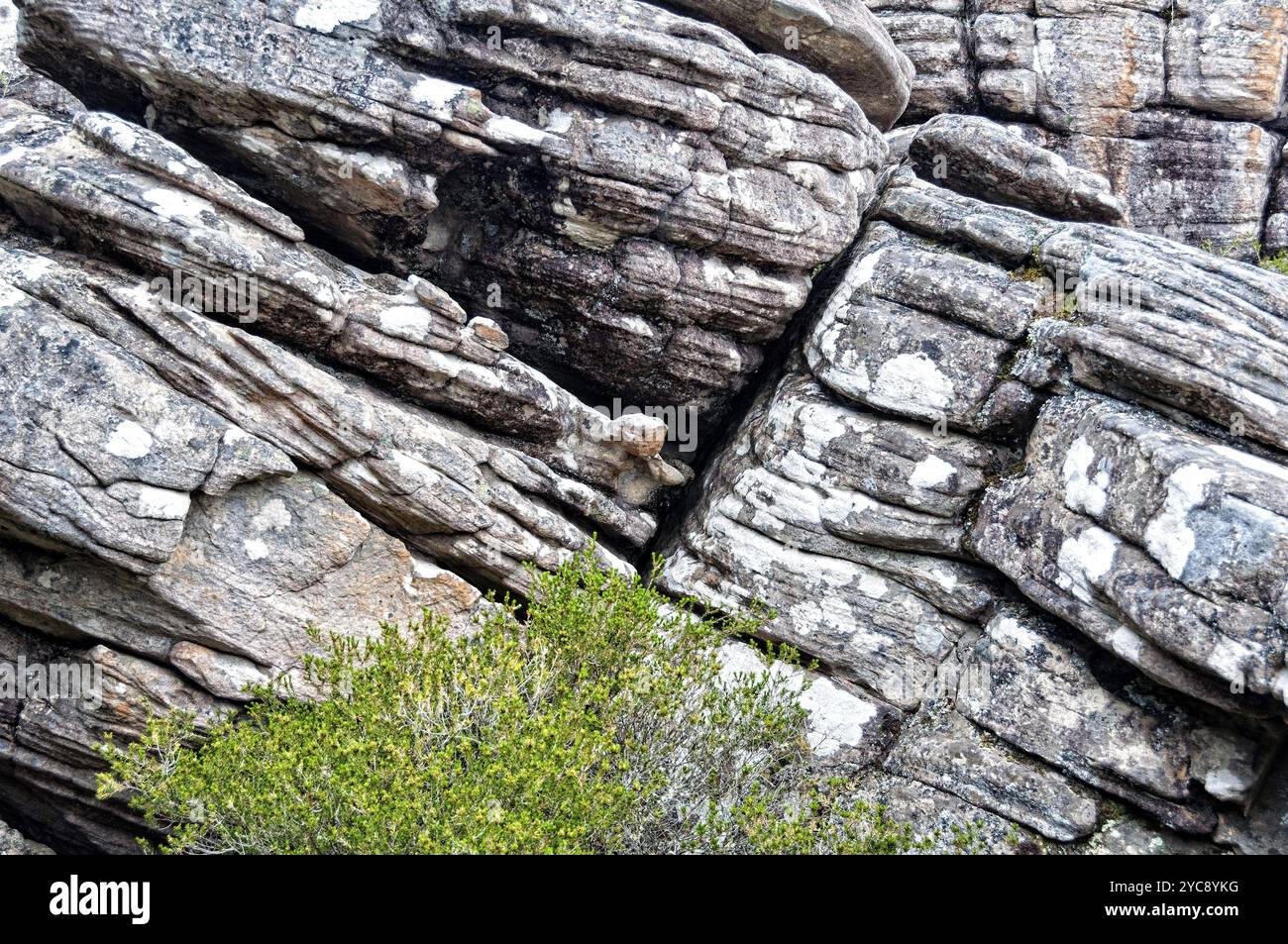 Cracks in the ancient rocks of the Grampians Ranges in Victoria ...