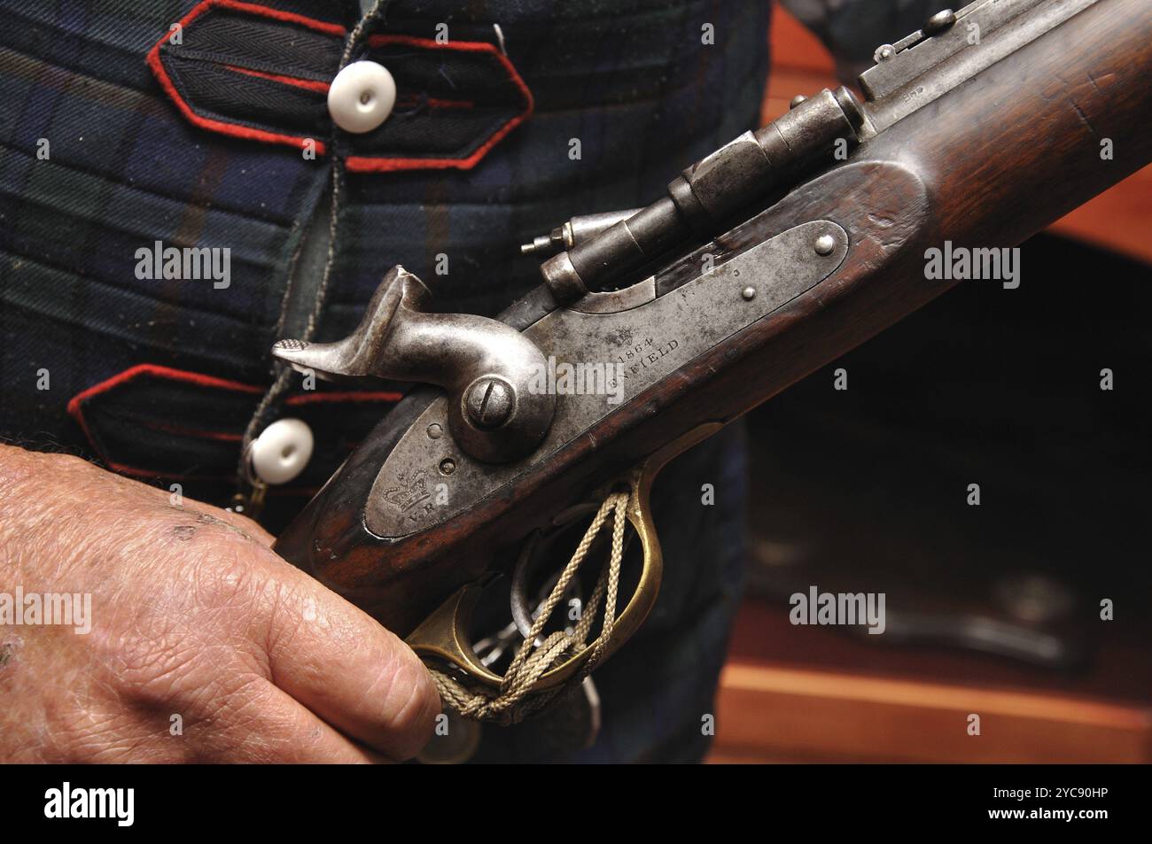 Vintage black powder gun hi-res stock photography and images - Alamy