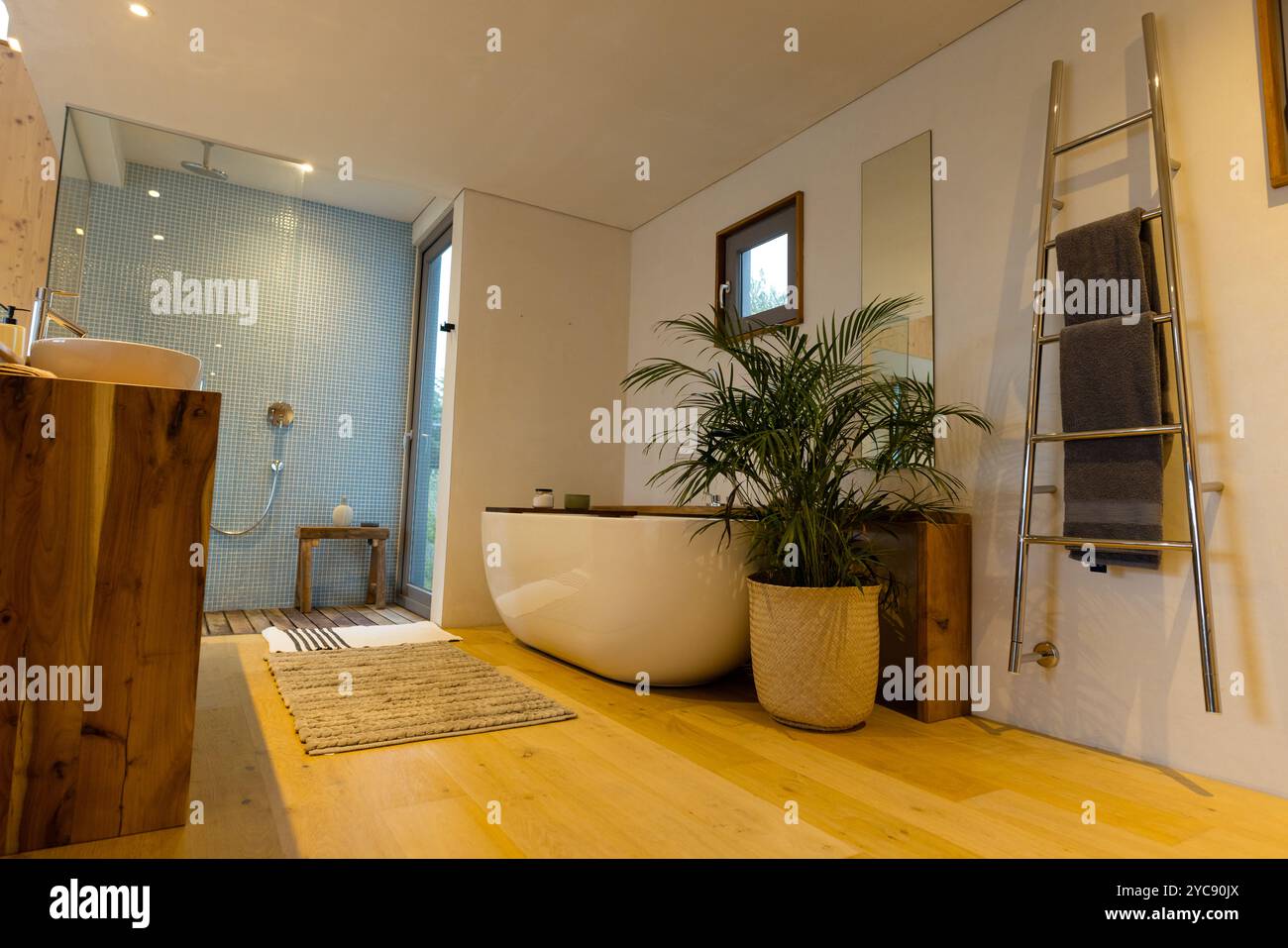 Modern enclosure hi-res stock photography and images - Alamy