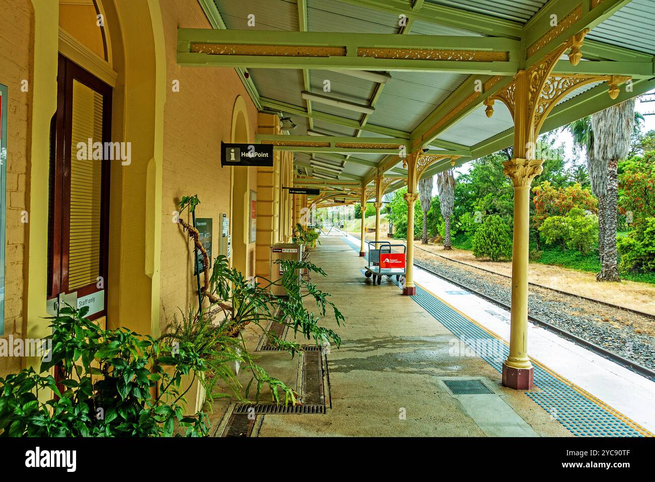 Railway Station Platform at Tamworth NSW Australia Stock Photo - Alamy