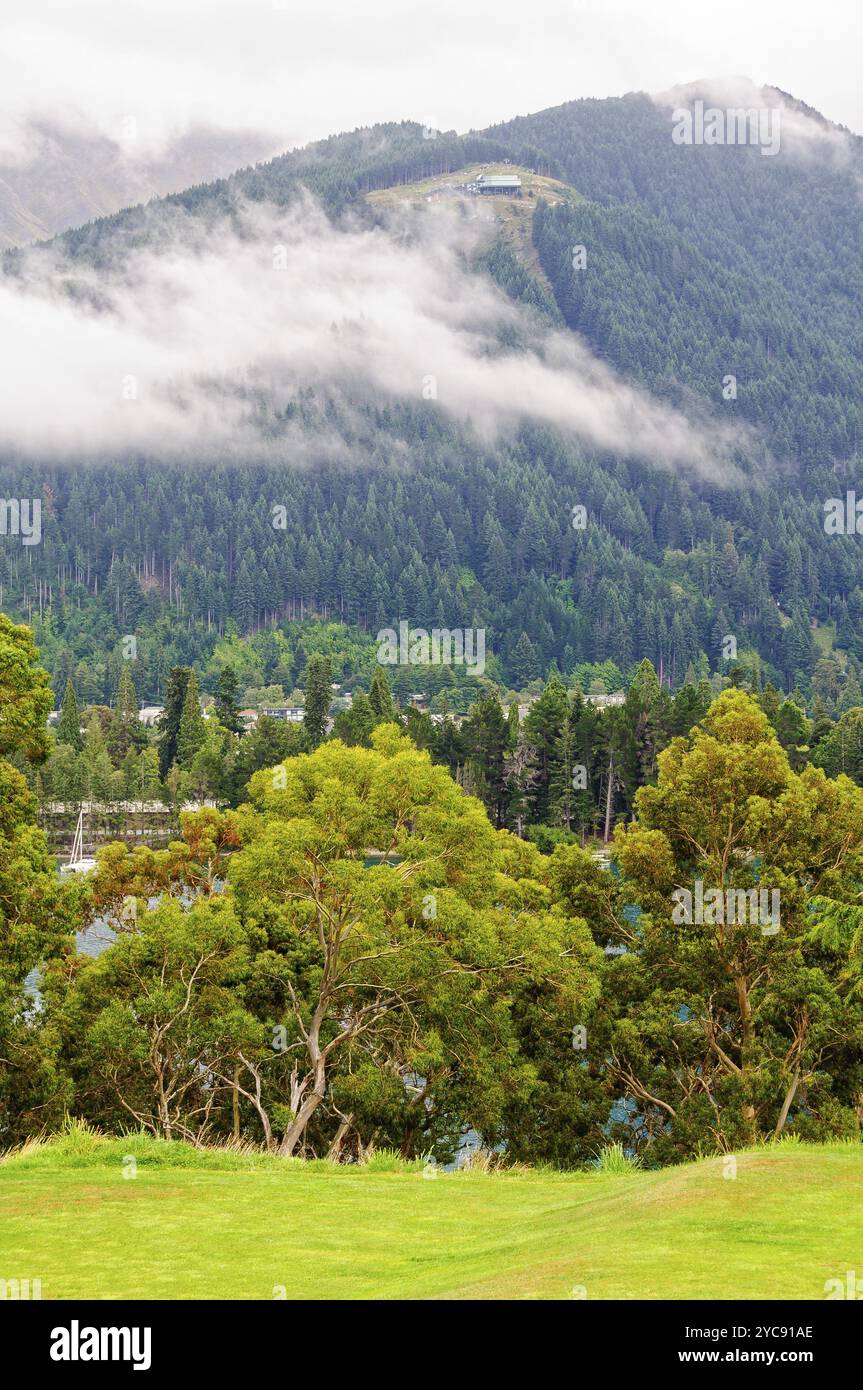 The upper terminal of Skyline Gondola photographed from the Kelvin ...