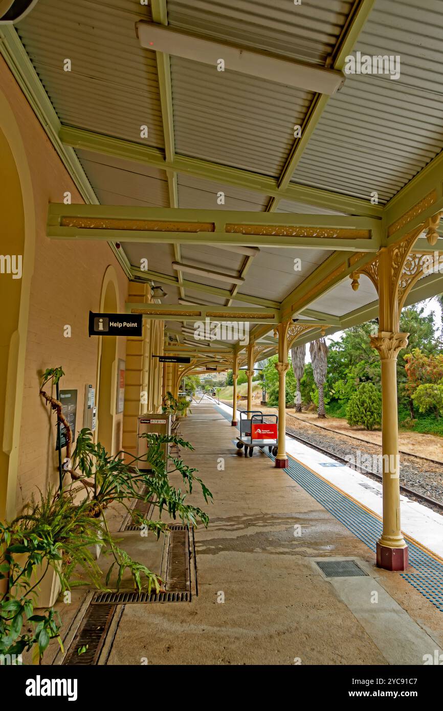 Railway Station Platform at Tamworth NSW Australia Stock Photo - Alamy