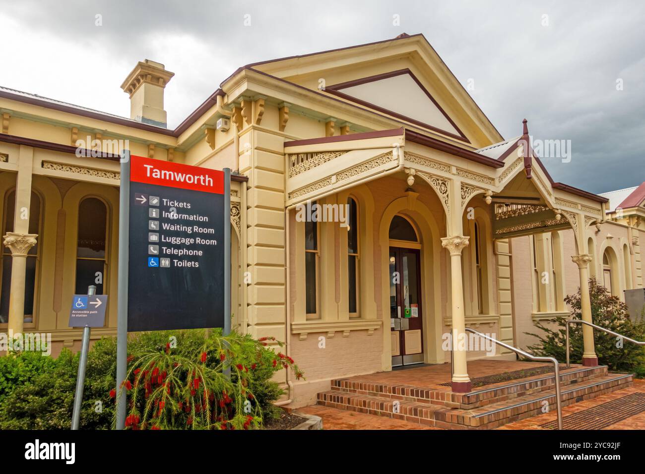 Front entrance to Rai;way Station at Tamworth NSW Australia Stock Photo ...