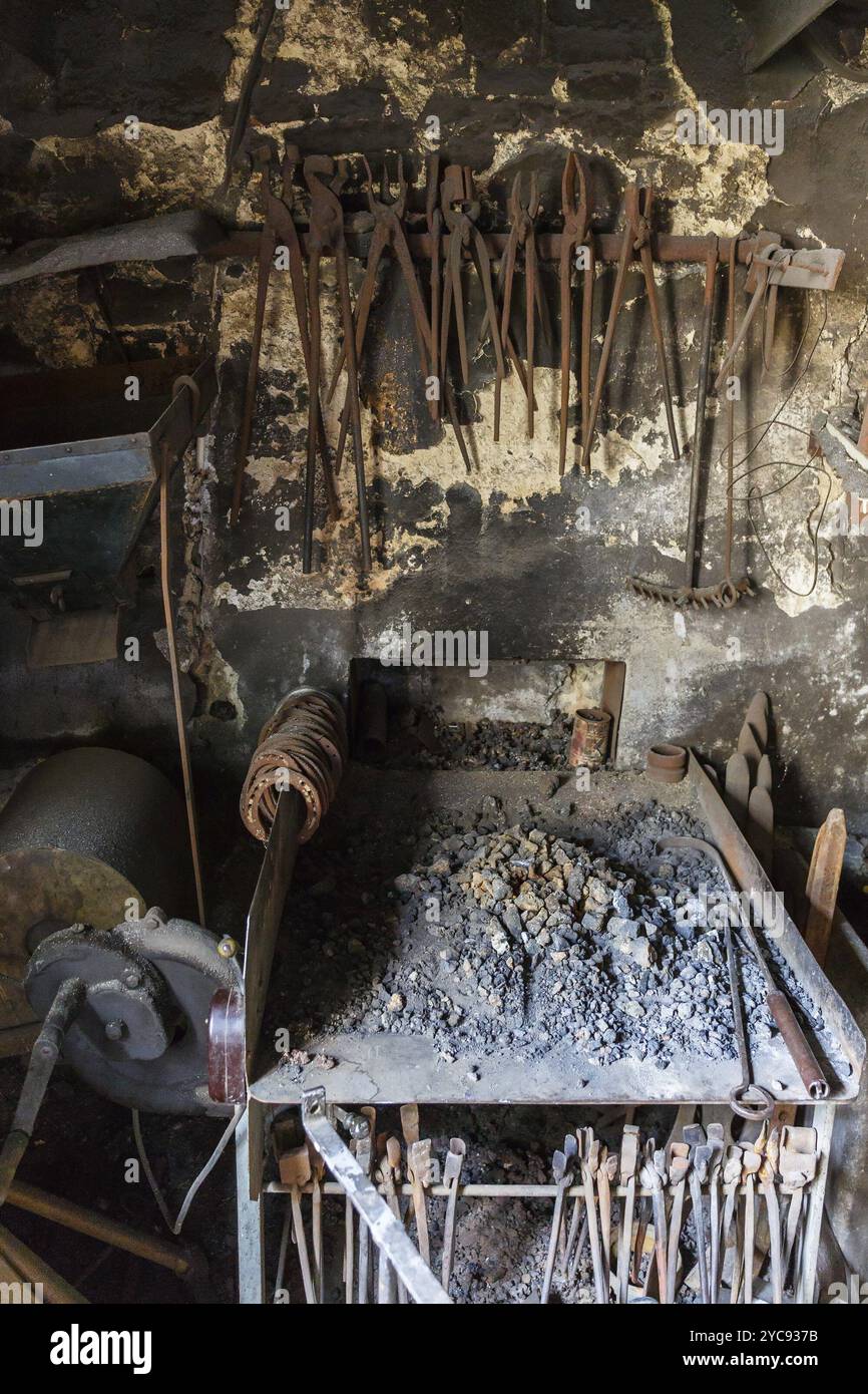 Pit hardening hi-res stock photography and images - Alamy