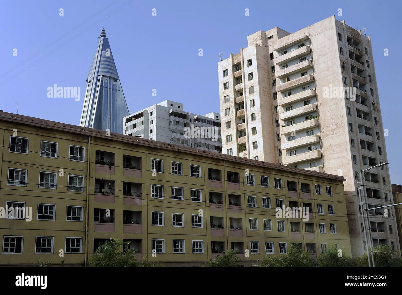 Flat top buildings hi-res stock photography and images - Alamy
