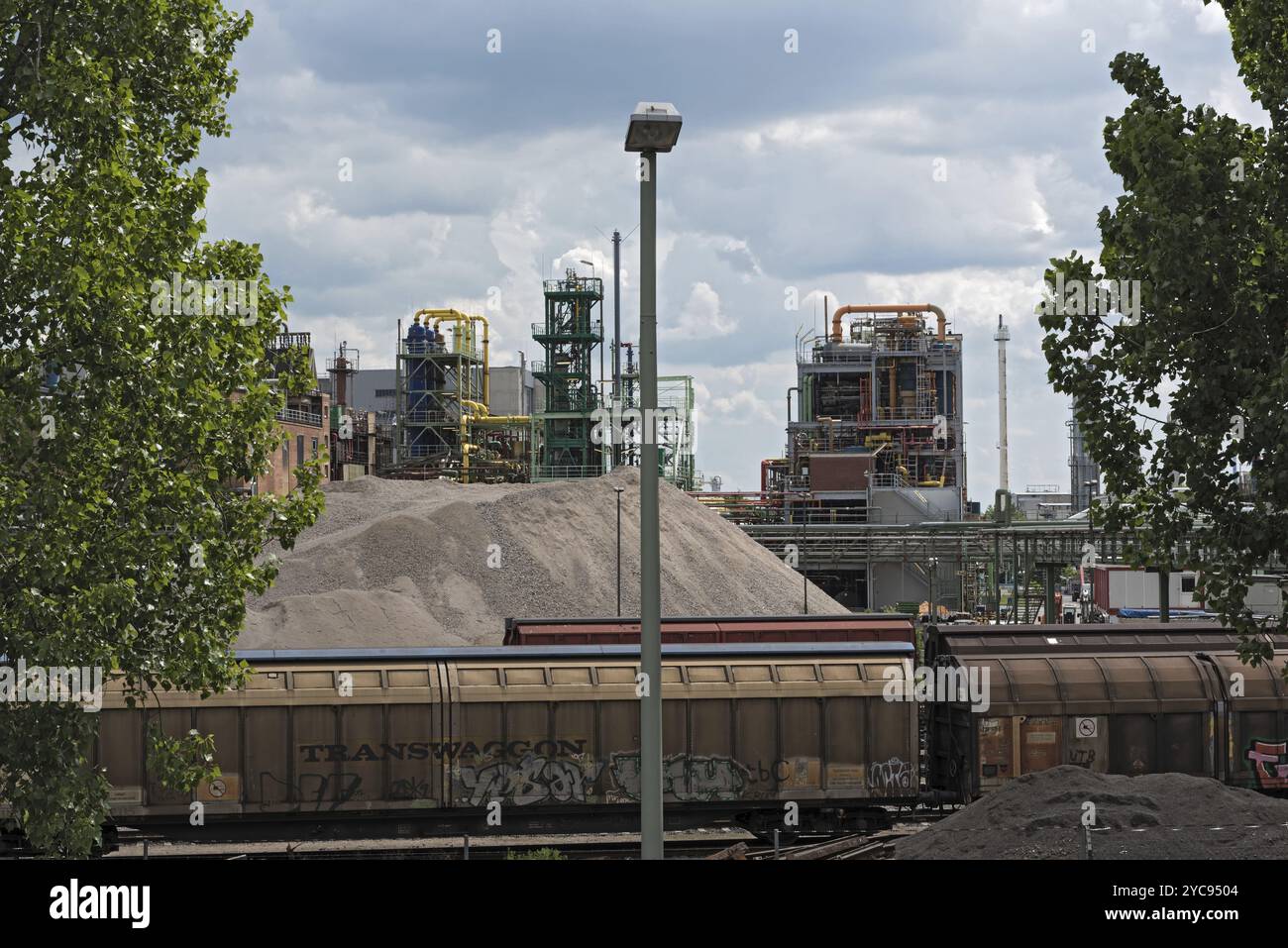 Factory building in an industrial park Stock Photo - Alamy