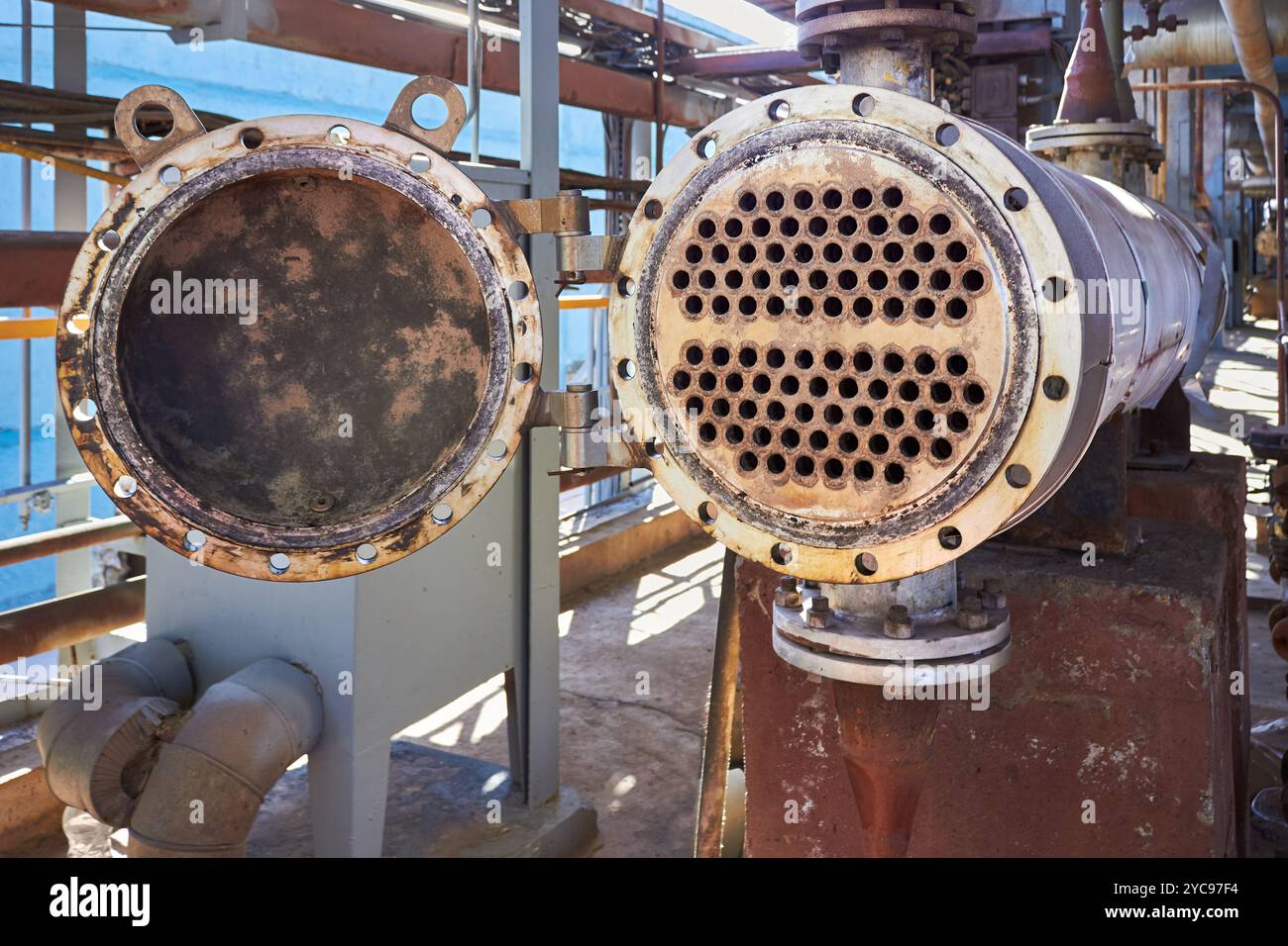 Industrial heat exchanger or boiler tubes bundle. Two way heat ...