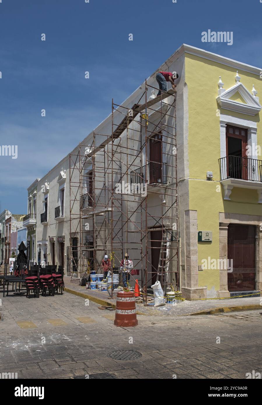 Mexican construction workers hi-res stock photography and images - Alamy