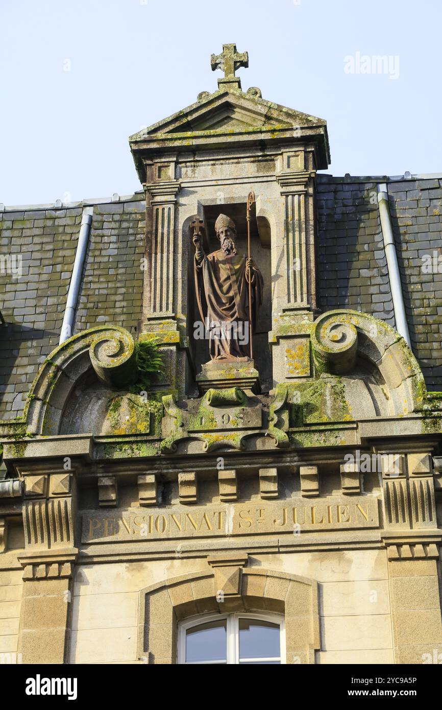 Primary buildings facade hi-res stock photography and images - Alamy
