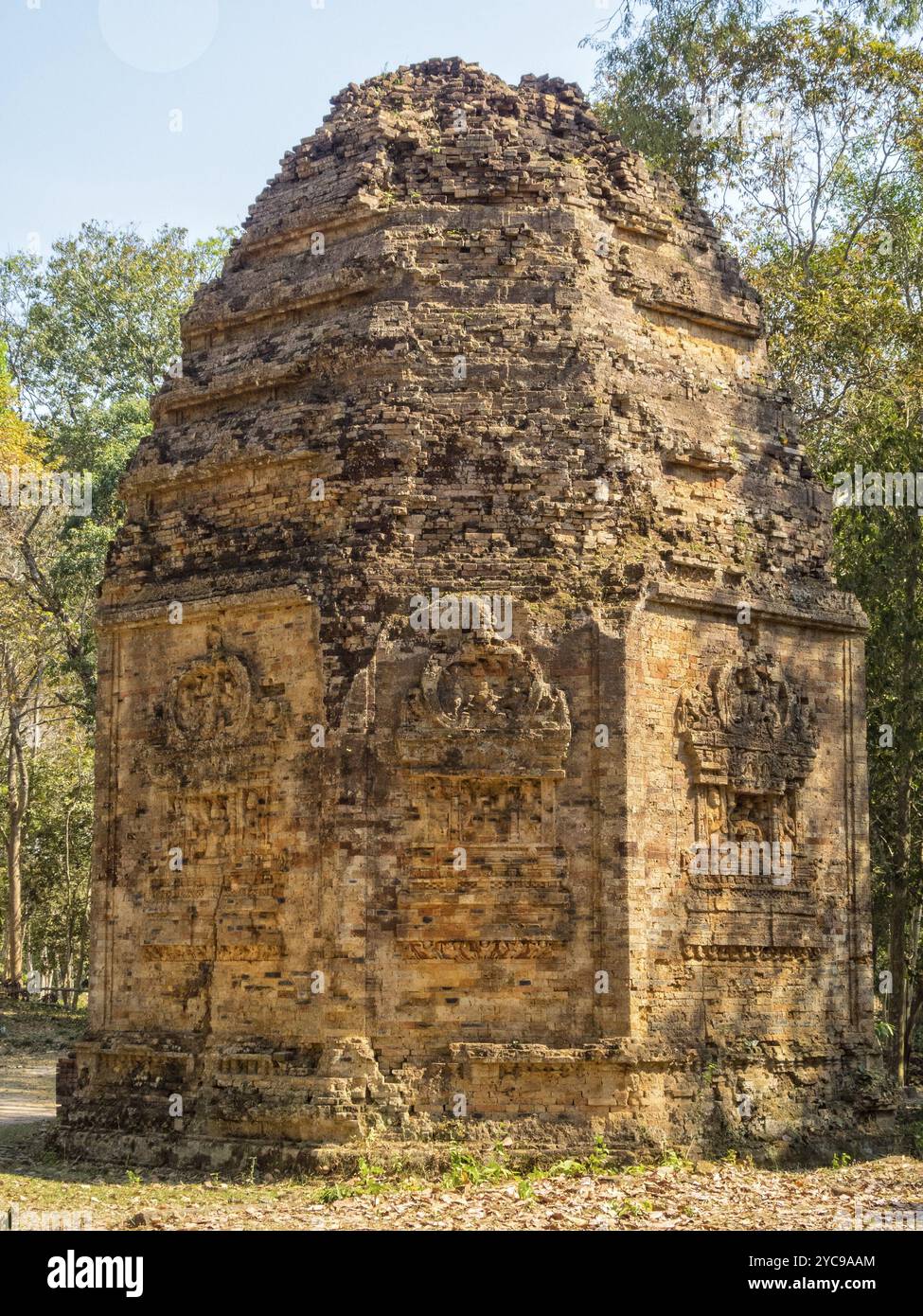 Octagonal tower in prasat hi-res stock photography and images - Alamy