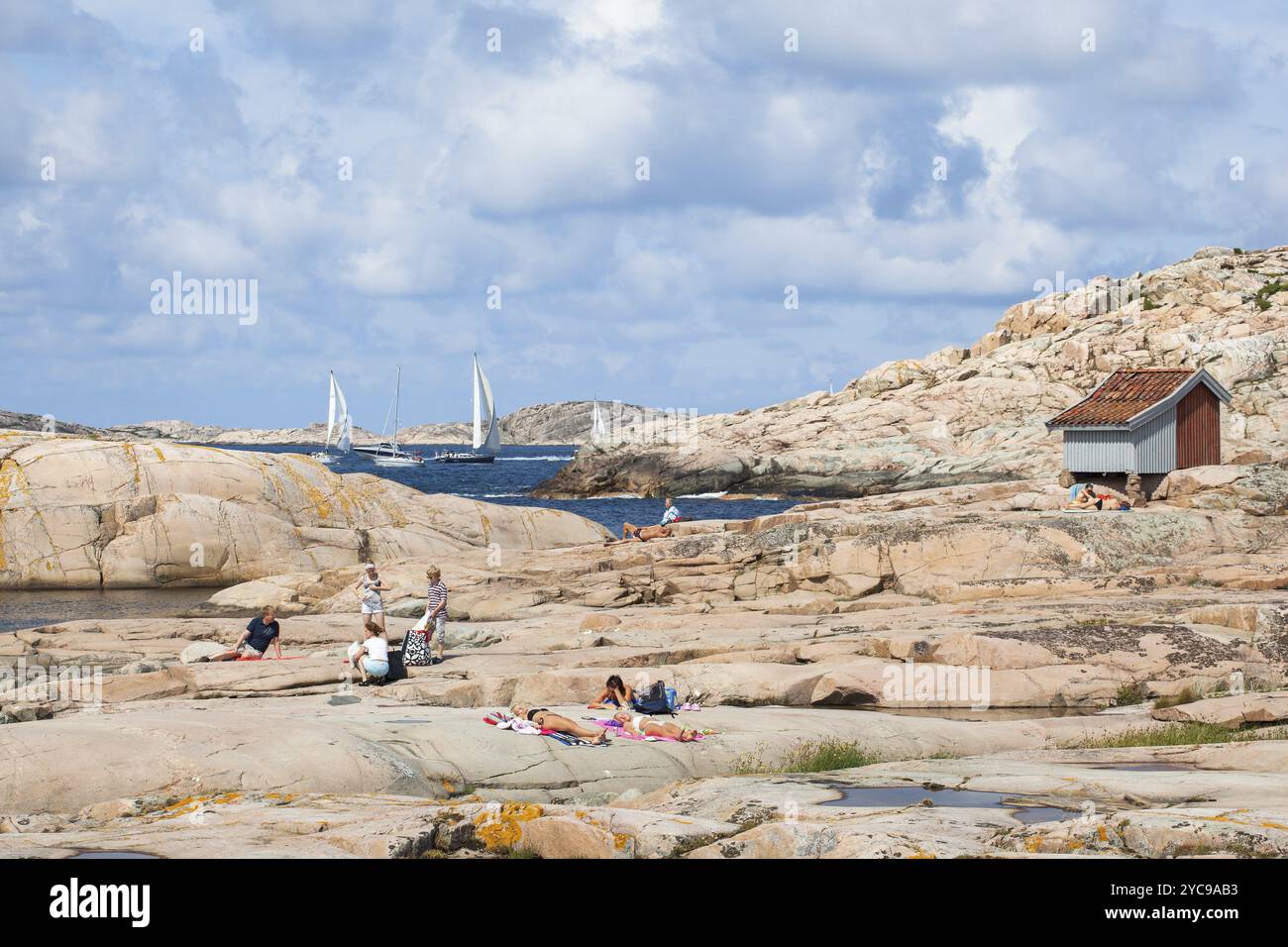 Coastal sunbathing hi-res stock photography and images - Alamy
