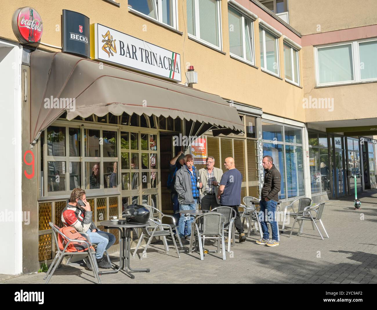 Italienische bar hi-res stock photography and images - Alamy