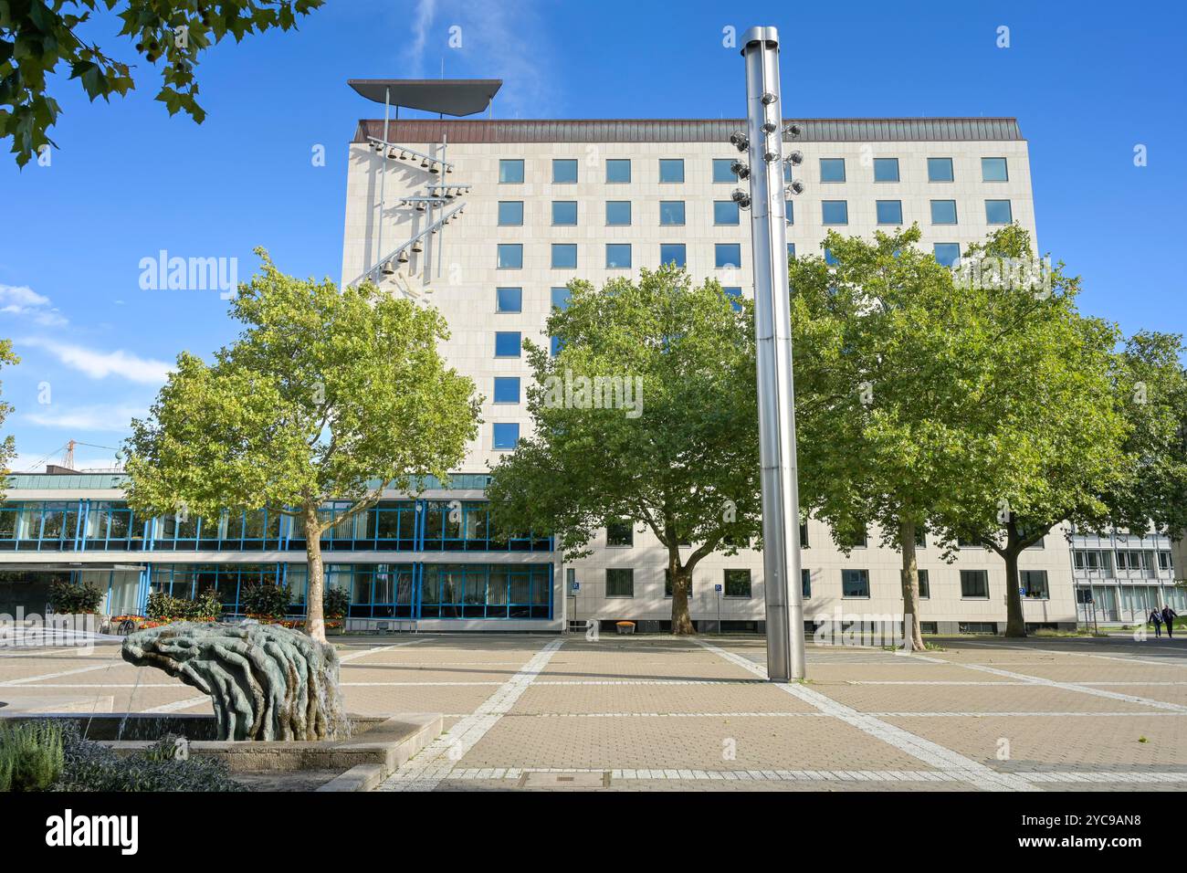 Town Hall, old building by Titus Taeschner, Market Square ...