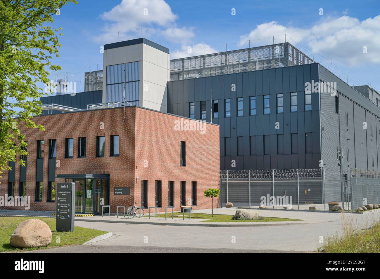 Data Center Berlin 2 NTT Global Data Centers, Marienpark, Lankwitz ...