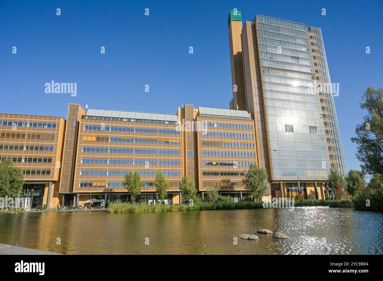 Atrium Tower commercial building, Pianosee, Potsdamer Platz, Tiergarten ... Atrium Tower commercial building, Pianosee, Potsdamer Platz, Tiergarten ...