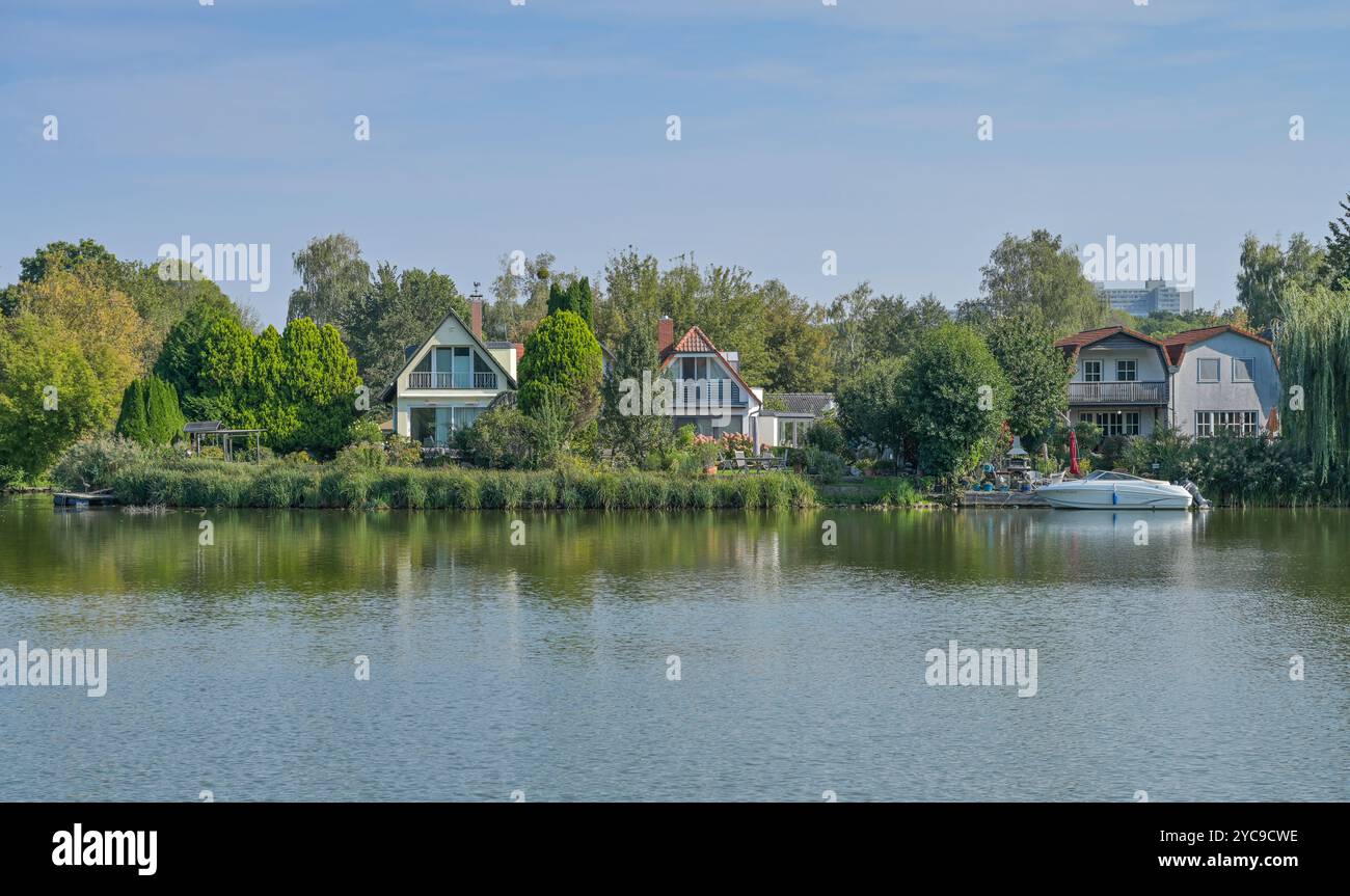 Residential houses, villas, Grimnitzsee, Spandau, Berlin, Germany ...