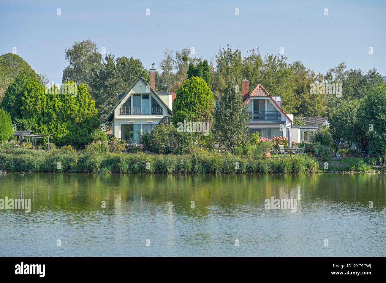 Residential houses, villas, Grimnitzsee, Spandau, Berlin, Germany ...
