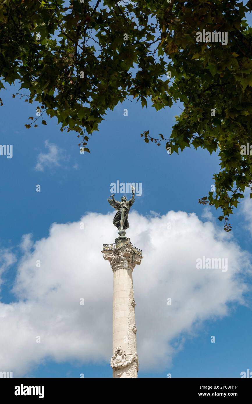 Bordeaux (south-western France): column and Monument to the Girondins ...