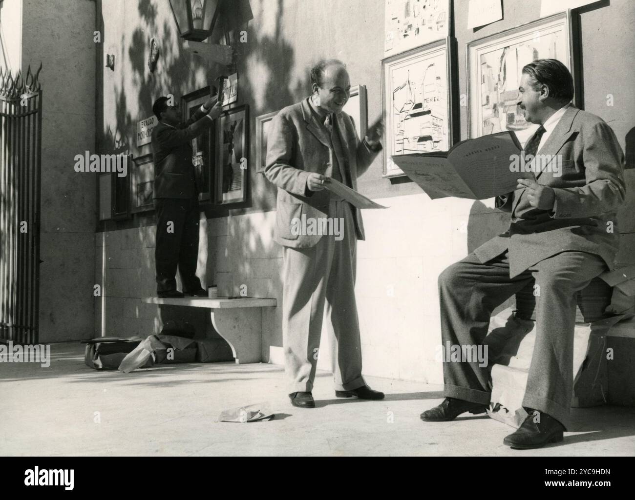 Italian painters Franco Villoresi and Sante Monachesi in Via Margutta ...