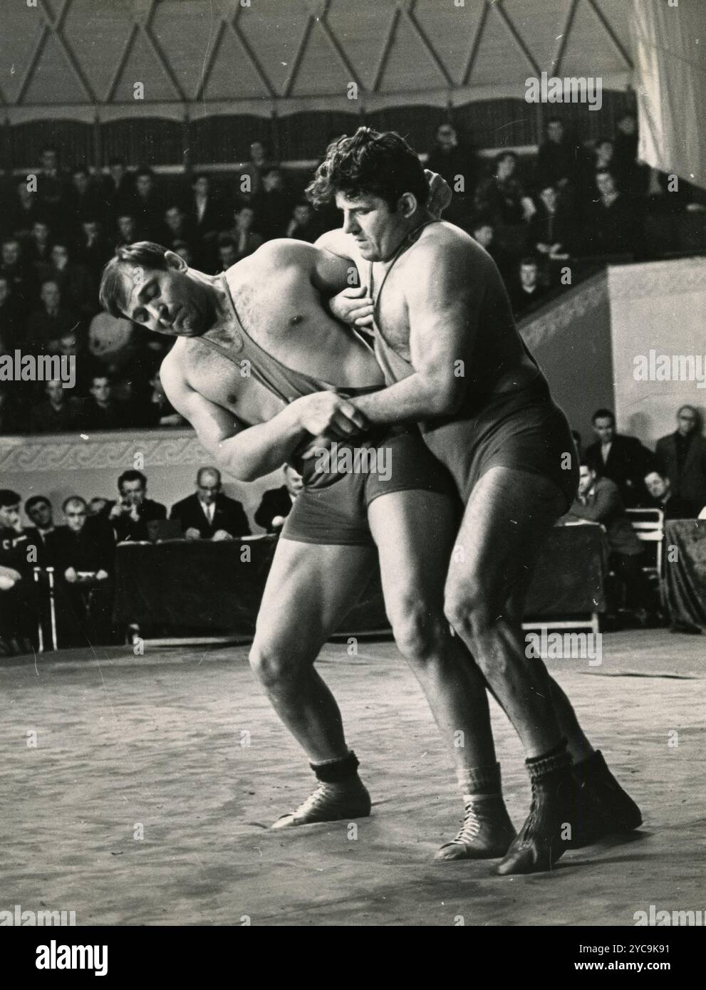 Soviet Greco-Roman professional wrestlers Anatoli Roohtchine (left) and ...