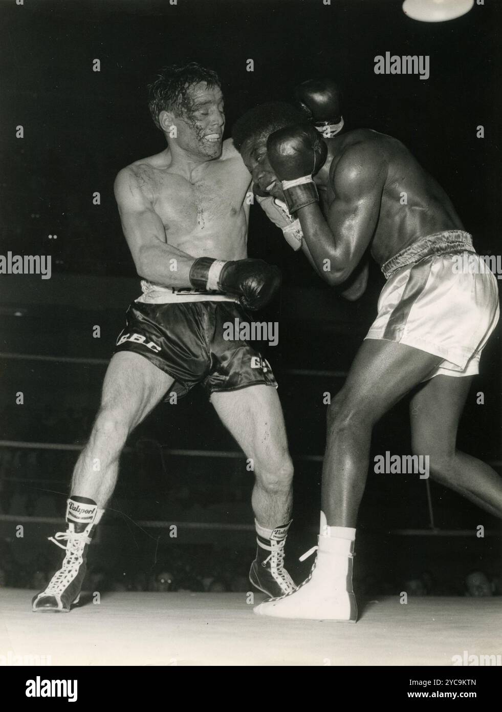 Ghanaian professional boxer Floyd Robertson and Italian Piero Brandi ...