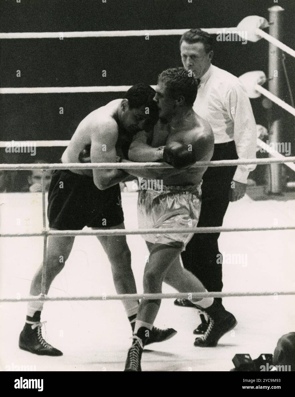 British professional boxer Billy Walker and Joe Erskine during a match ...