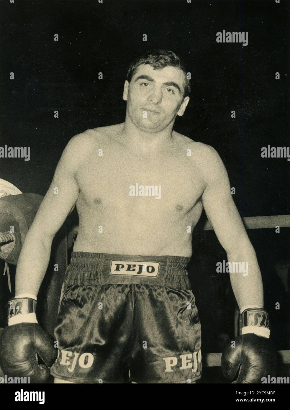 Italian professional boxer Piero Tomasoni, 1950s Stock Photo - Alamy