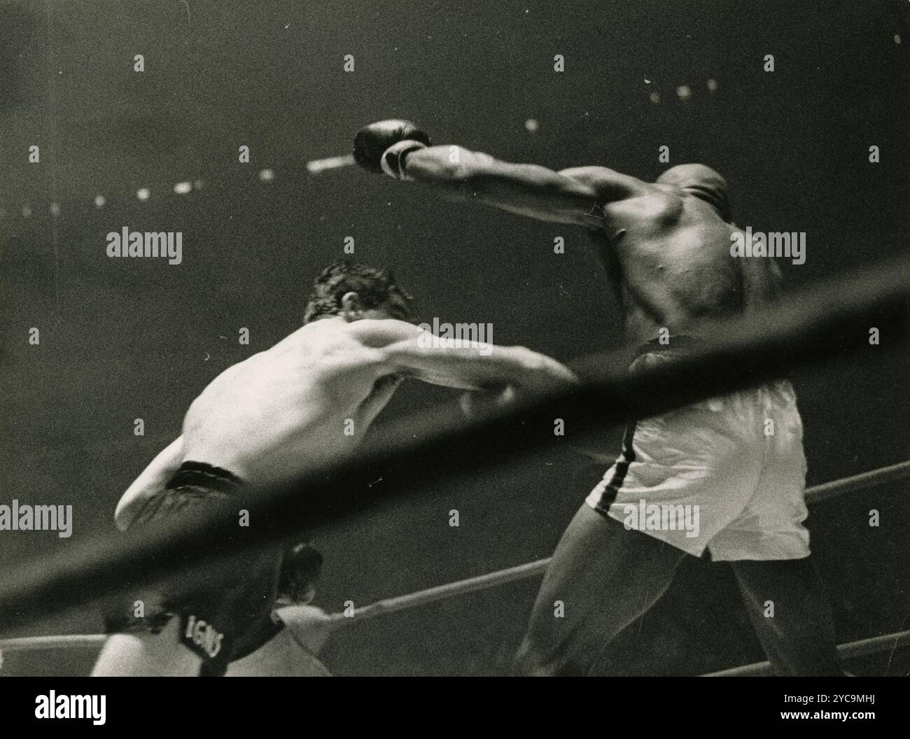 Italian professional boxer Giulio Rinaldi and Freddie Mack during a ...