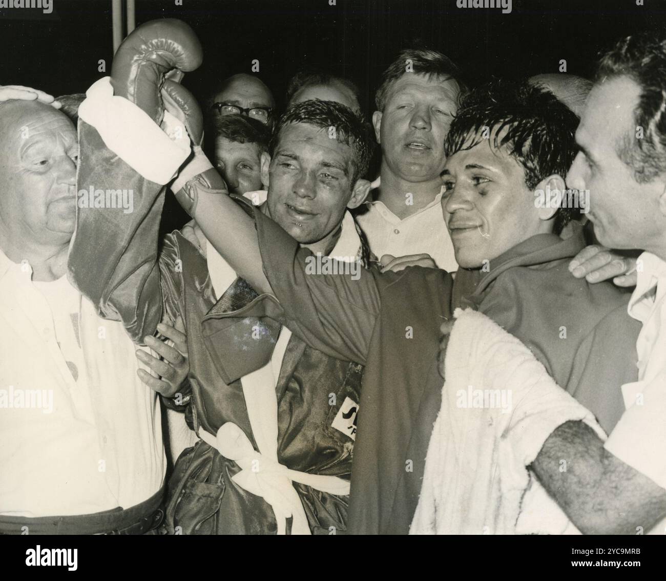 Mexican professional boxer Vicente Saldivar and Howard Winstone after a ...