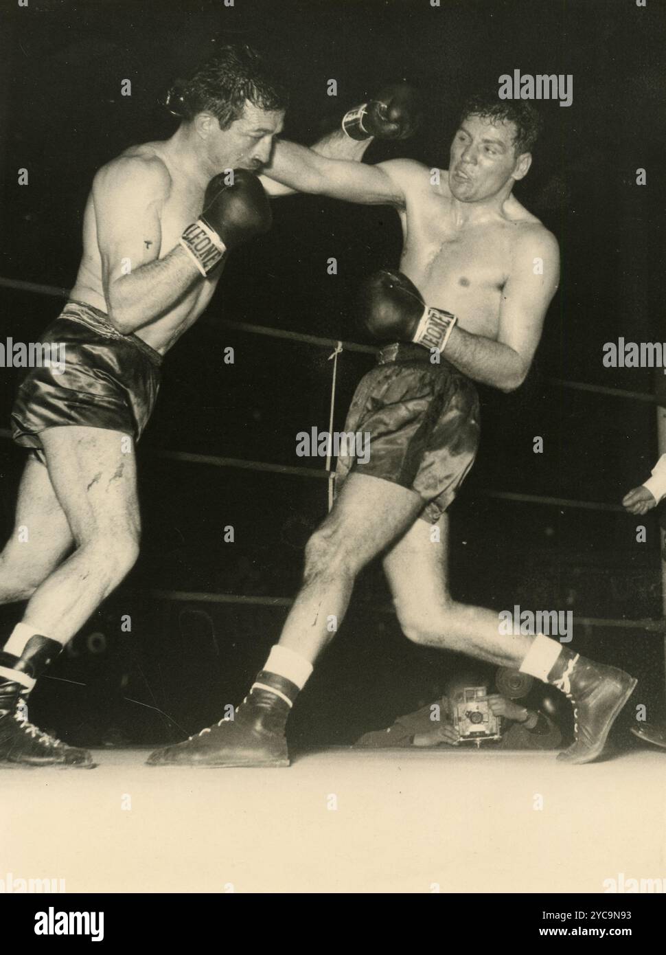 Italian professional boxer Emilio Marconi and French Jacques Herbillon ...