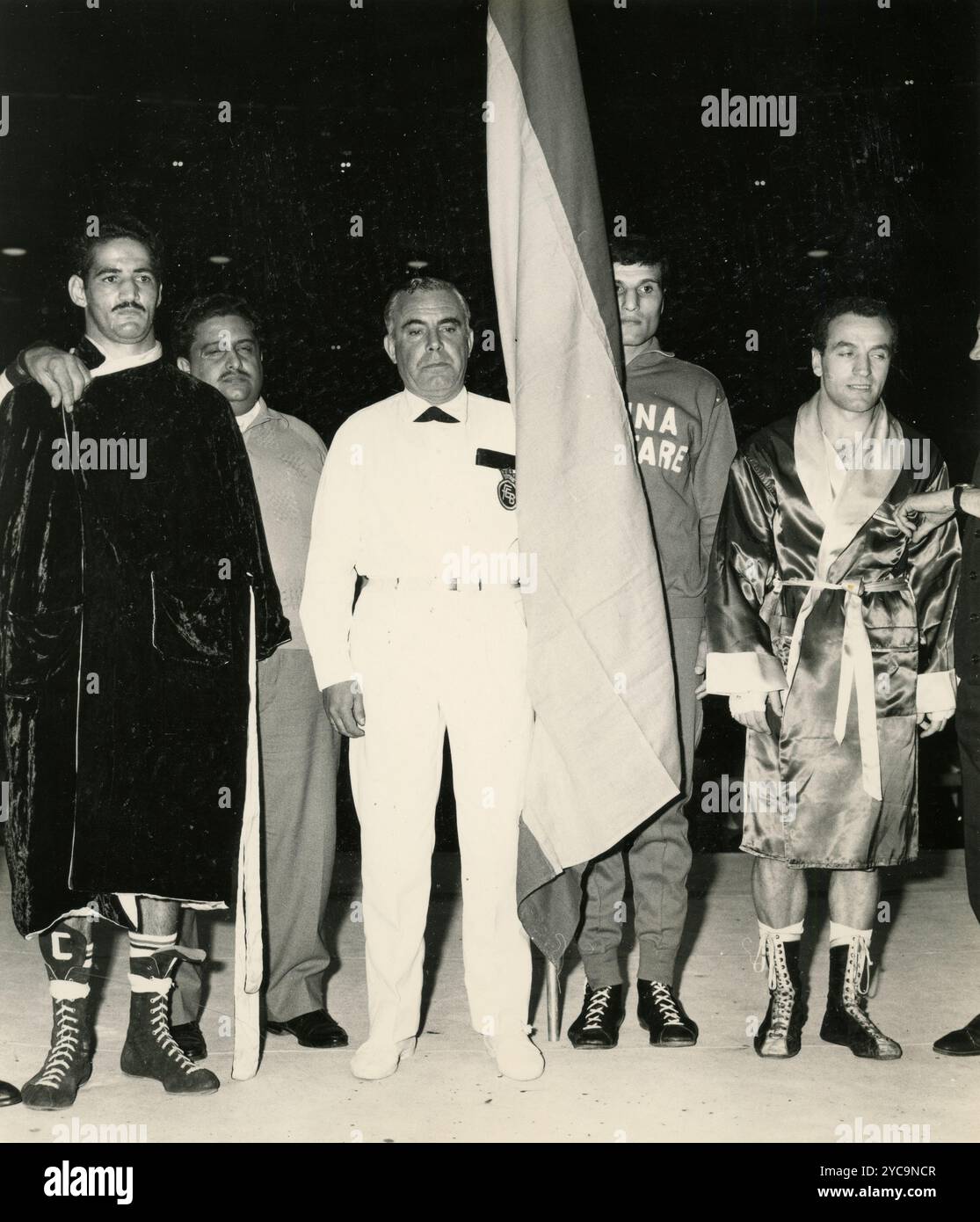 Italian professional boxer Sandro Lopopolo and Venezuelan Carlos ...