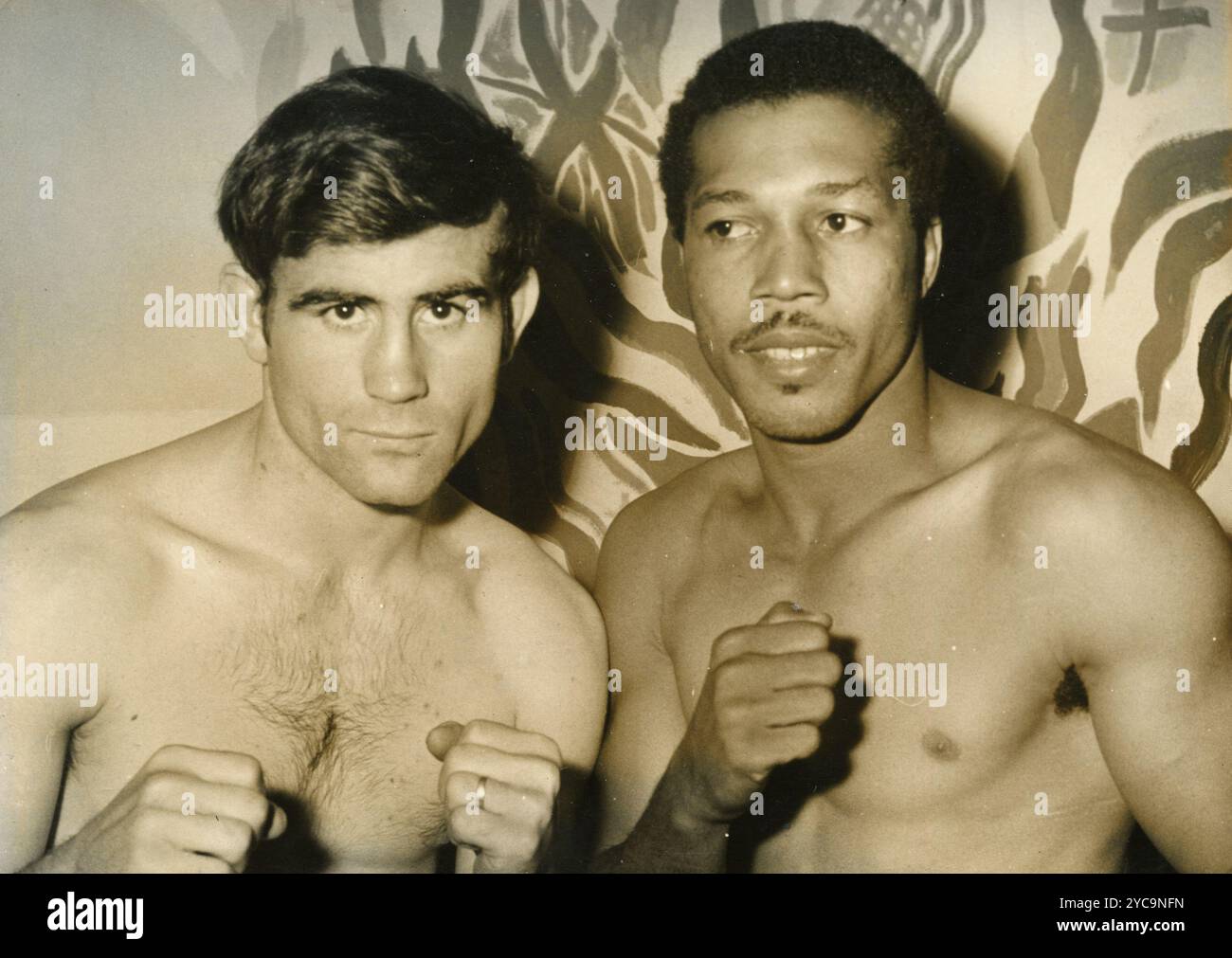 French professional boxers Joseph Gonzales and American Ernie Budford ...