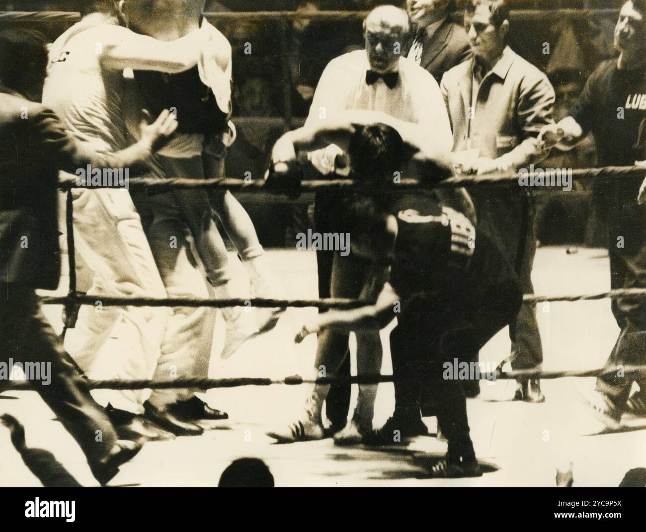 Argentinian professional boxer Carlos Monzon during a match with ...