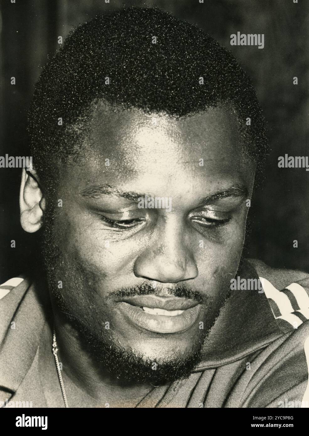 Joe frazier boxing hi-res stock photography and images - Alamy