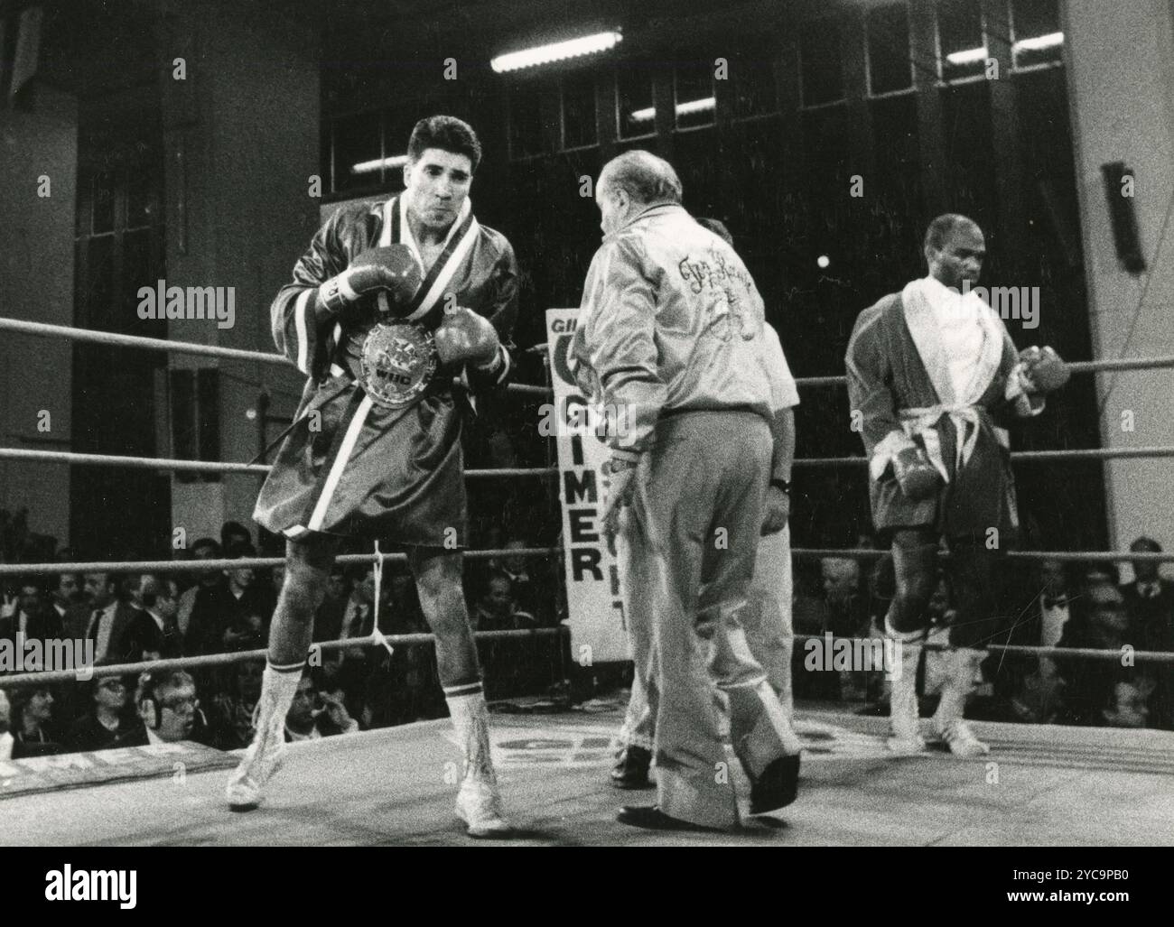 Italian professional boxer Gianfranco Rosi during a match with American ...