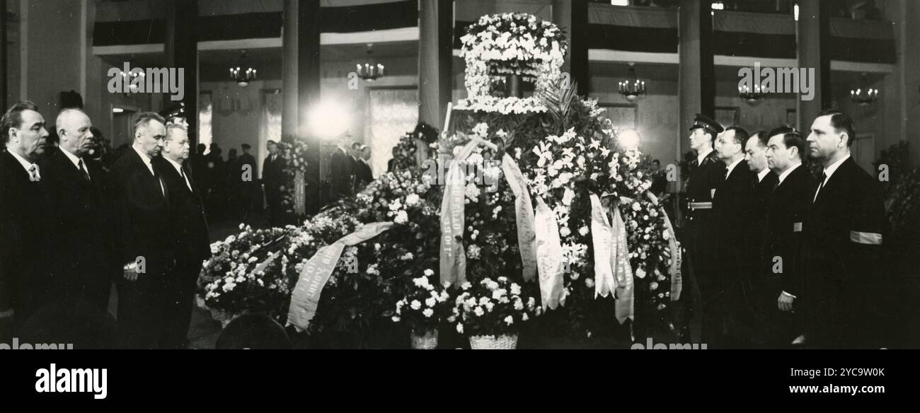 The leader of the Communist Party Breznev and the Soviet government in ...