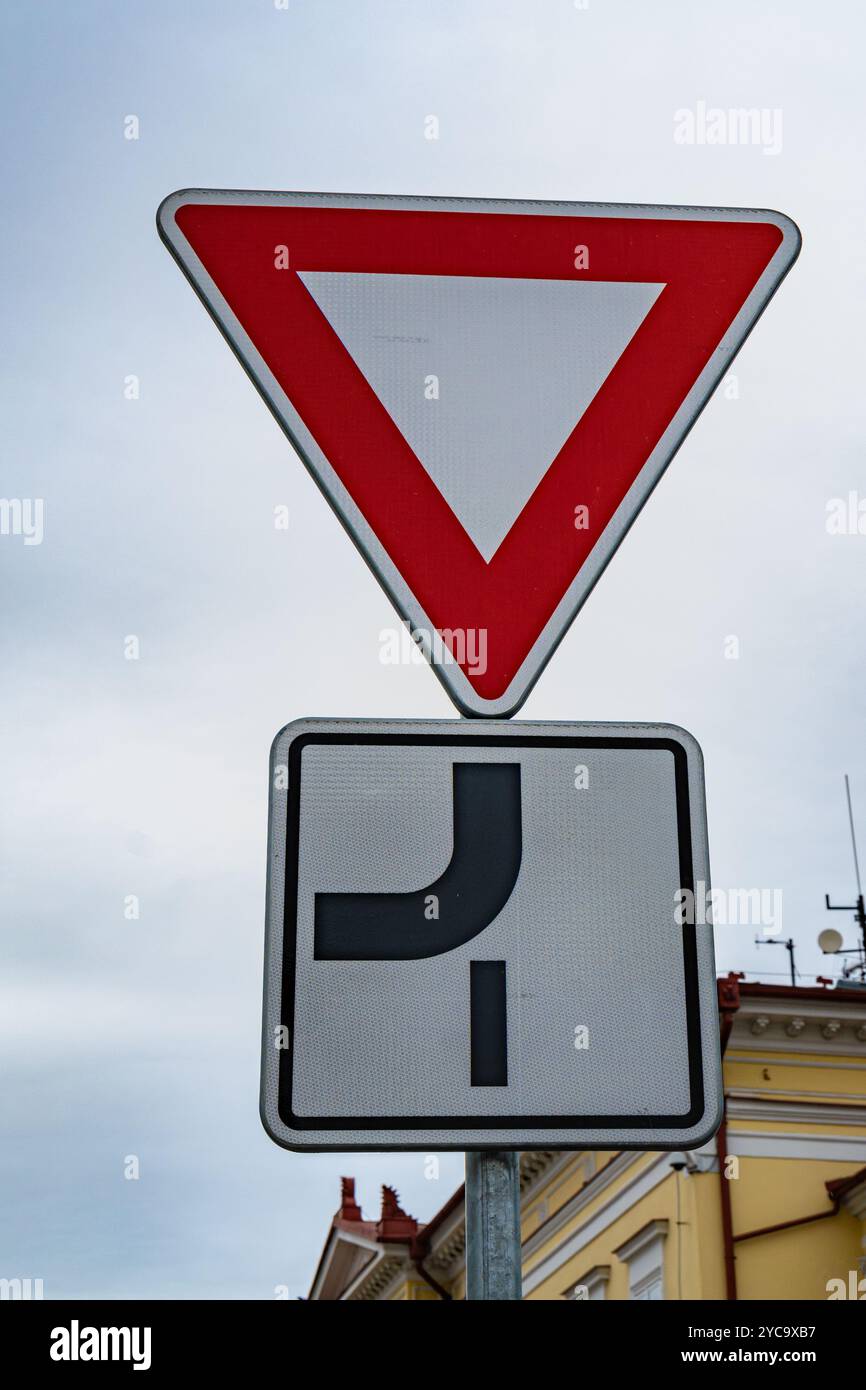 Road sign signs symbols markings hi-res stock photography and images ...